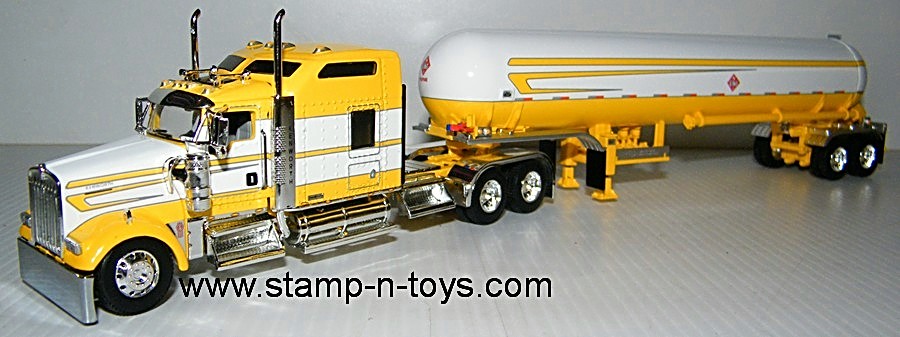 1st Gear/DCP 60-1953 Kenworth W-900L pulling a matching Mississippi LP ...